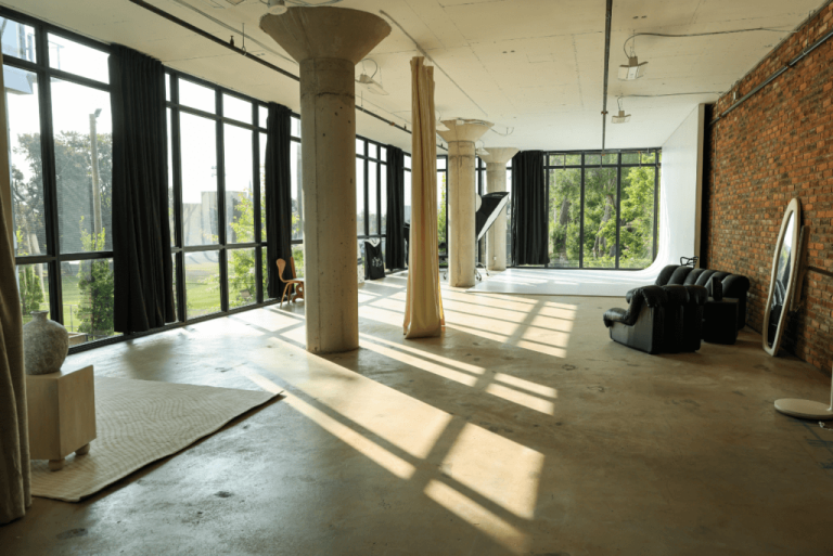 Icon Studio Space | Photo Studio Rooms To Rent | Toronto & GTA